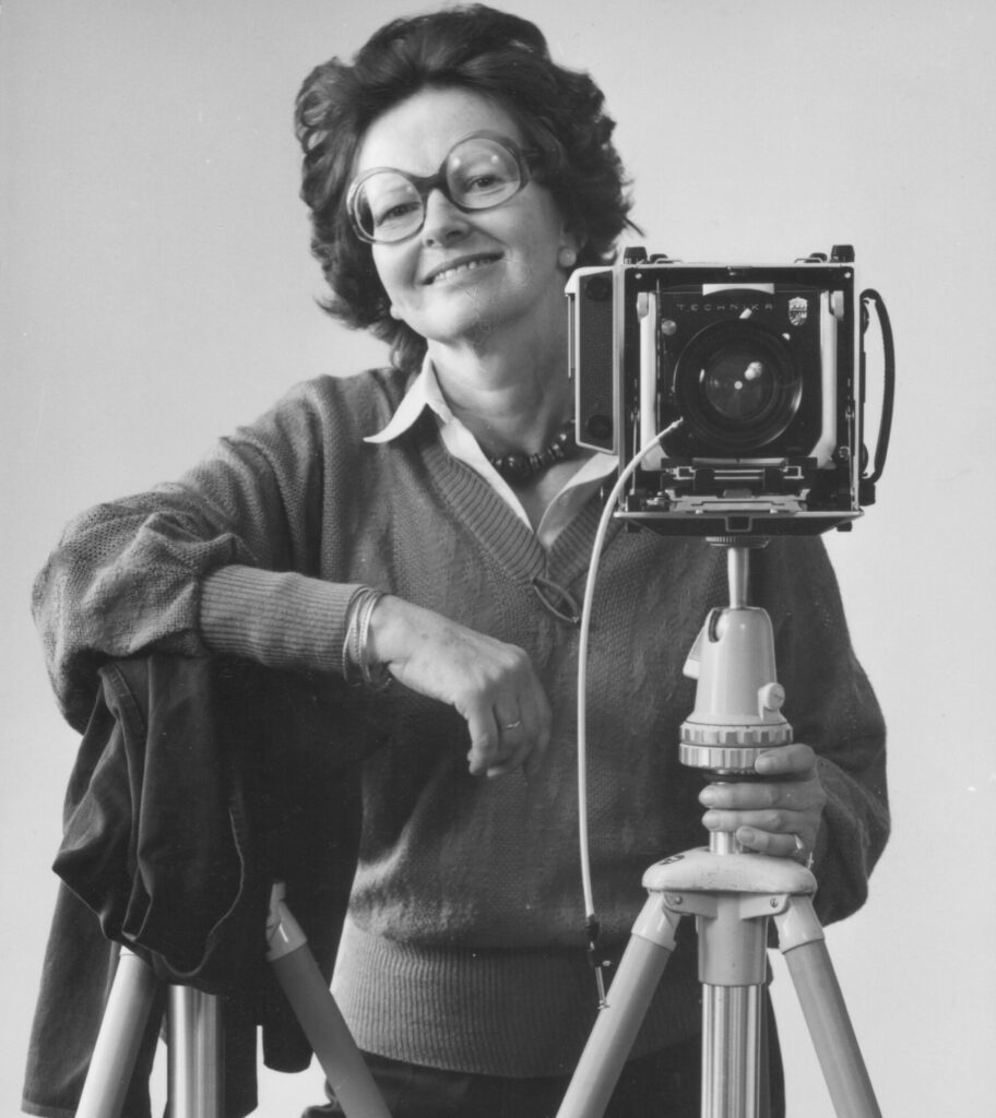Das Vergängliche festhalten: die Fotokünstlerin Elfriede Mejchar - Art ...